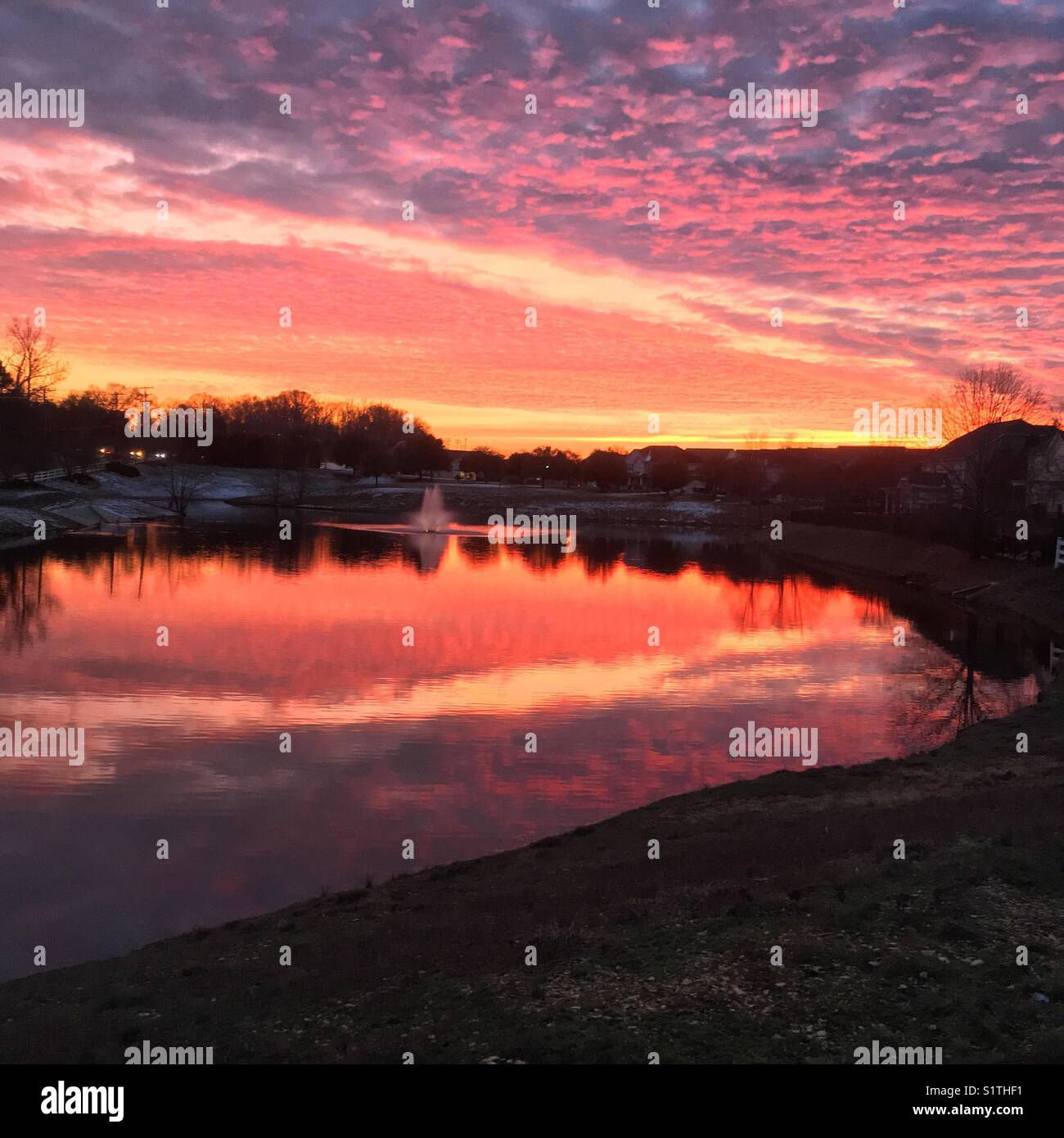 Sunset on a pond hi-res stock photography and images - Alamy