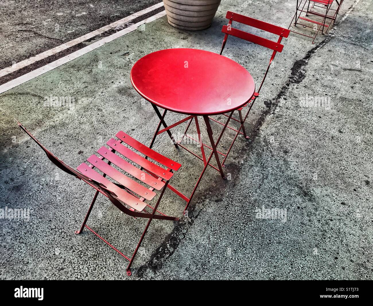 Empty set hi-res stock photography and images - Alamy