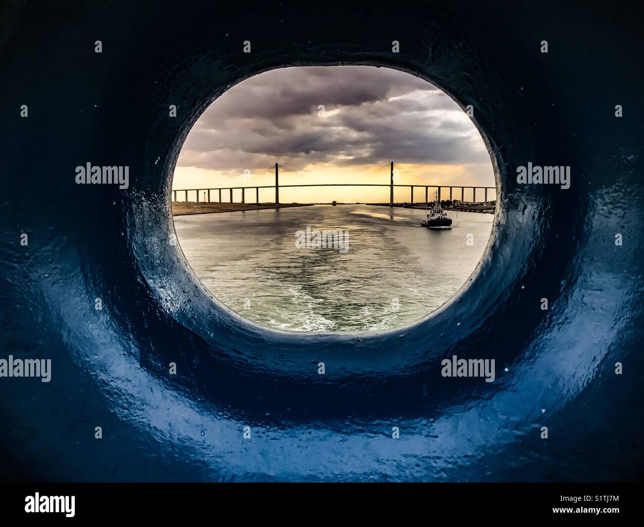 Suez canal tanker hi-res stock photography and images - Alamy