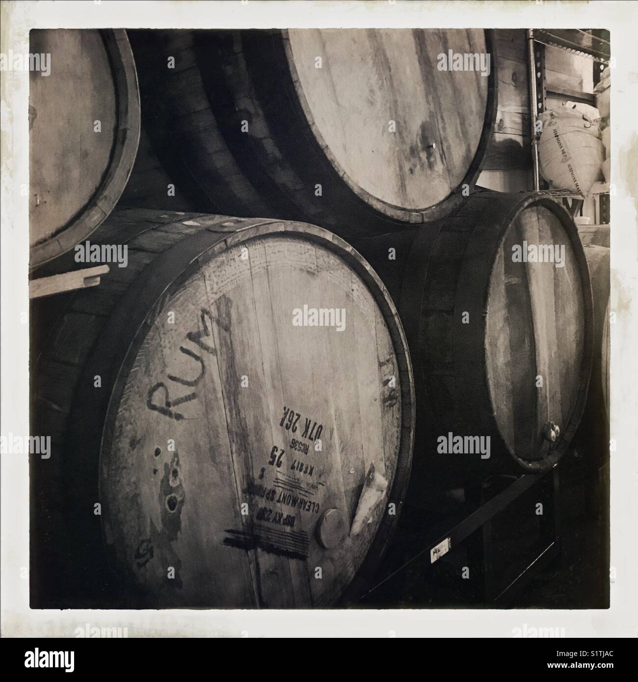 Wooden barrels with rum hi-res stock photography and images - Alamy