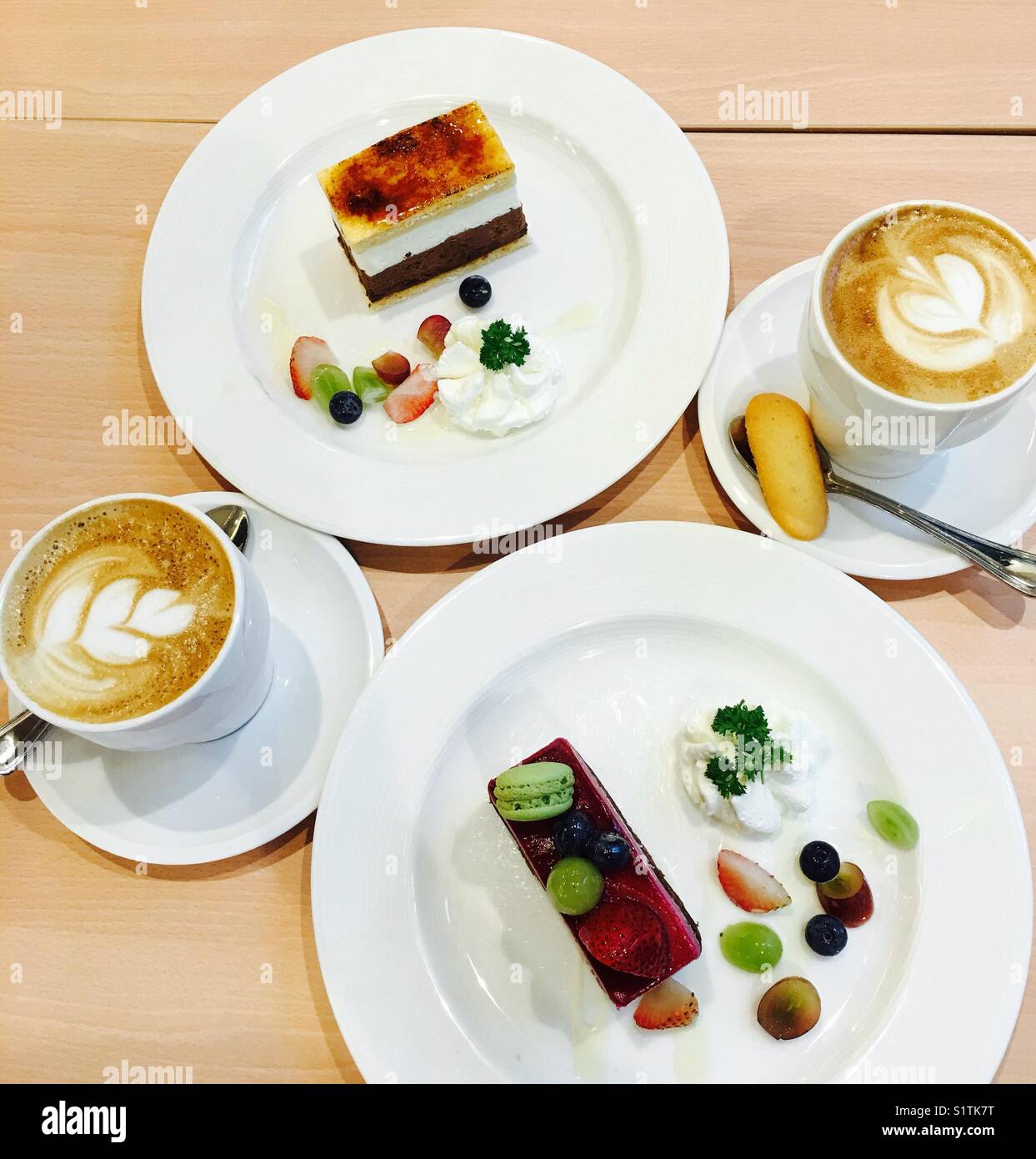 Cakes sweets hi-res stock photography and images - Alamy