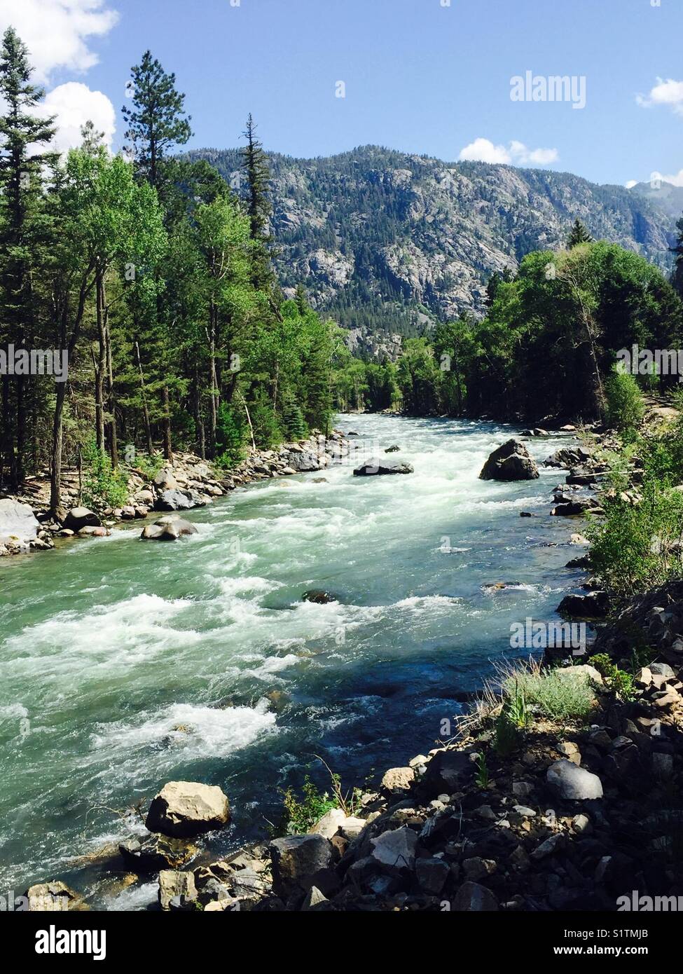 Mountains and rivers hi-res stock photography and images - Alamy