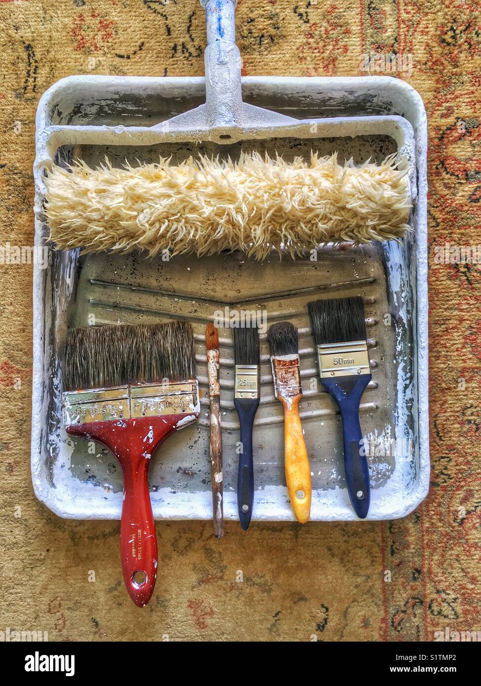 Decorating brushes hi-res stock photography and images - Alamy