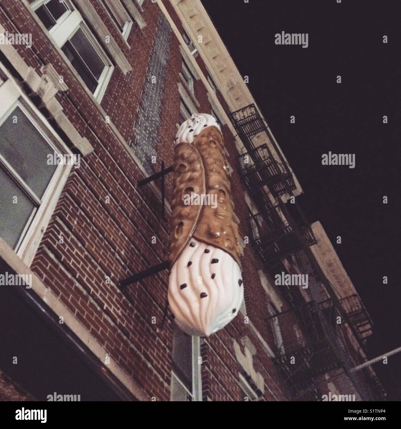 Little italy new italy cannoli hi-res stock photography and images - Alamy