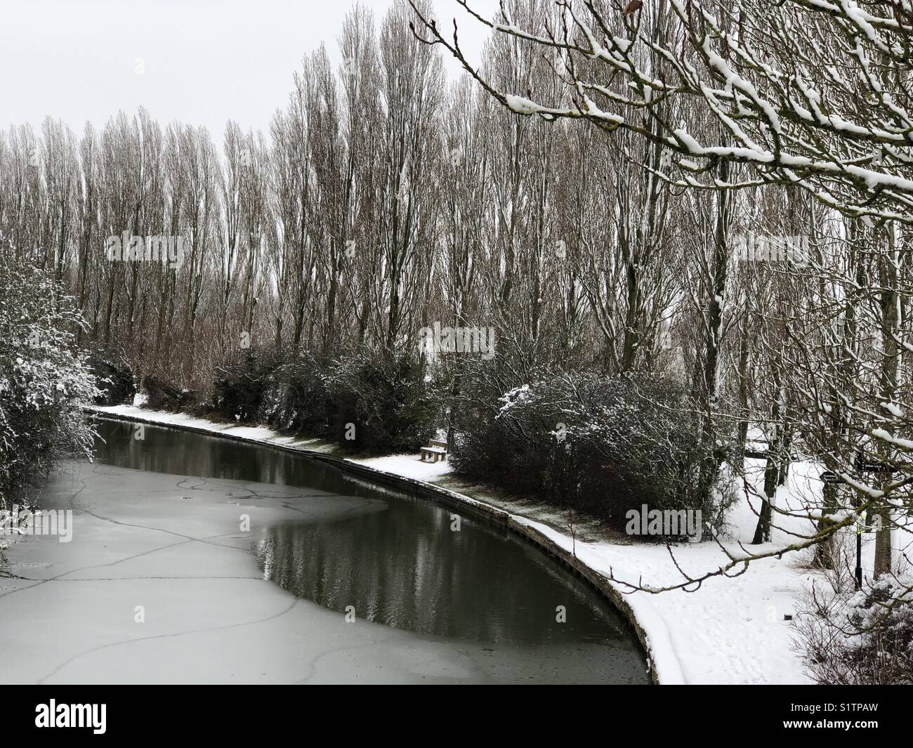 Winter canal scene hi-res stock photography and images - Alamy