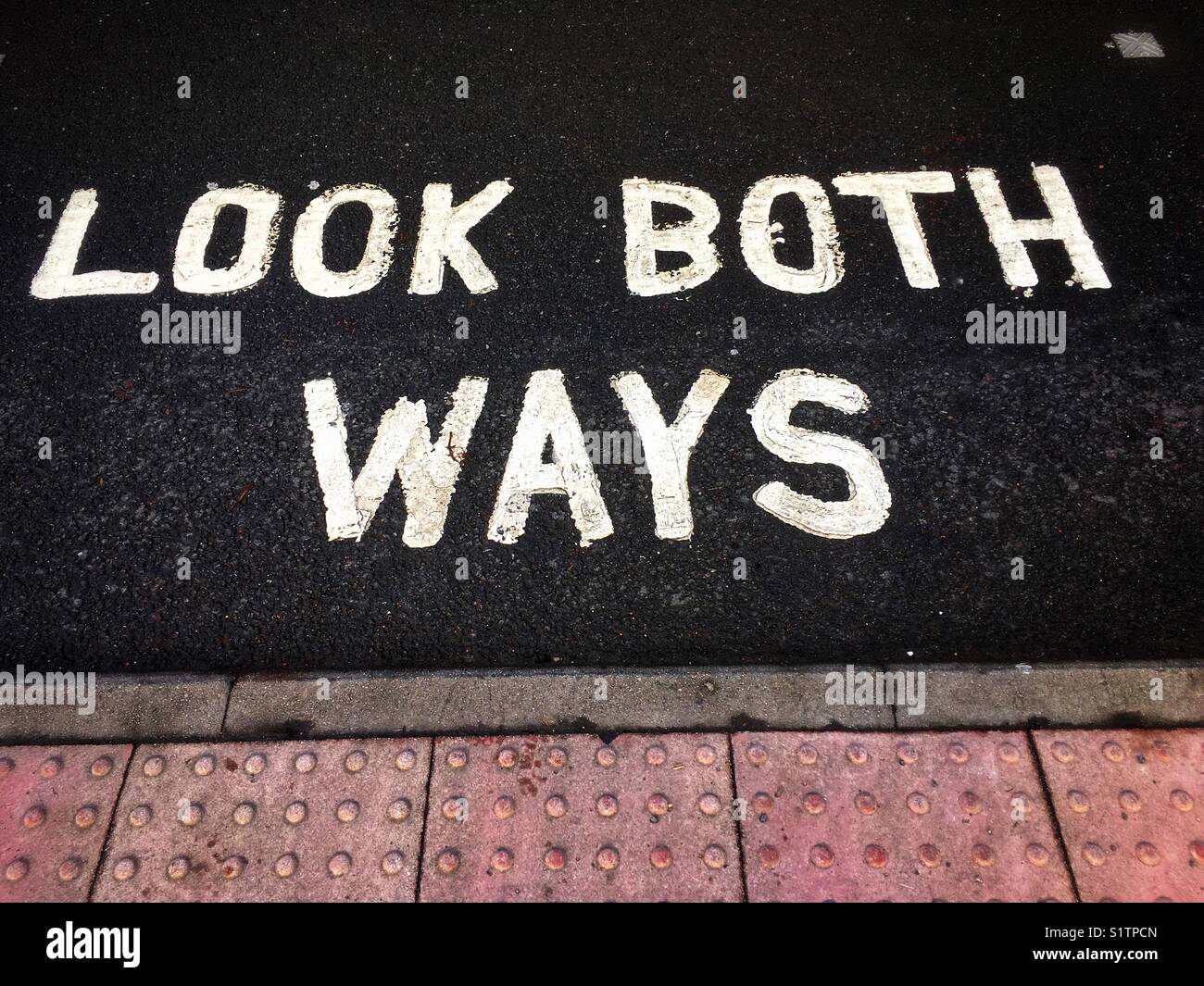 Look both ways sign hi-res stock photography and images - Alamy