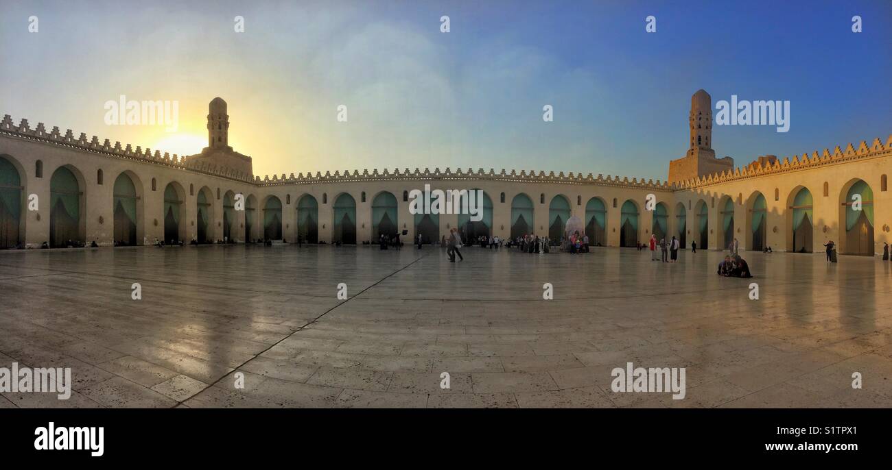 Mosque of al hakim hi-res stock photography and images - Alamy