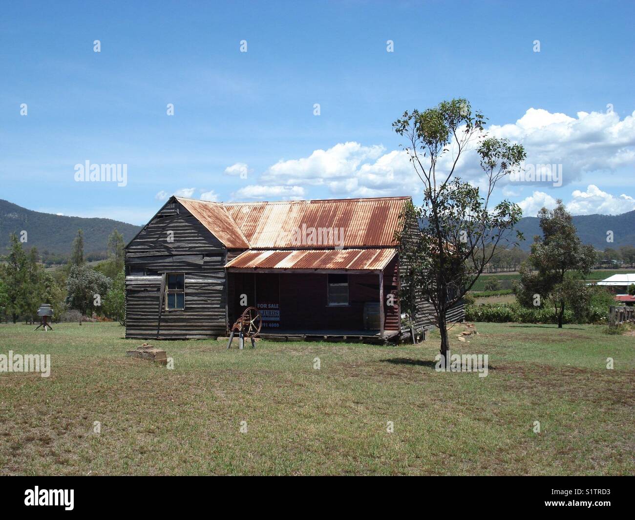 Tin roofed shack hi-res stock photography and images - Alamy