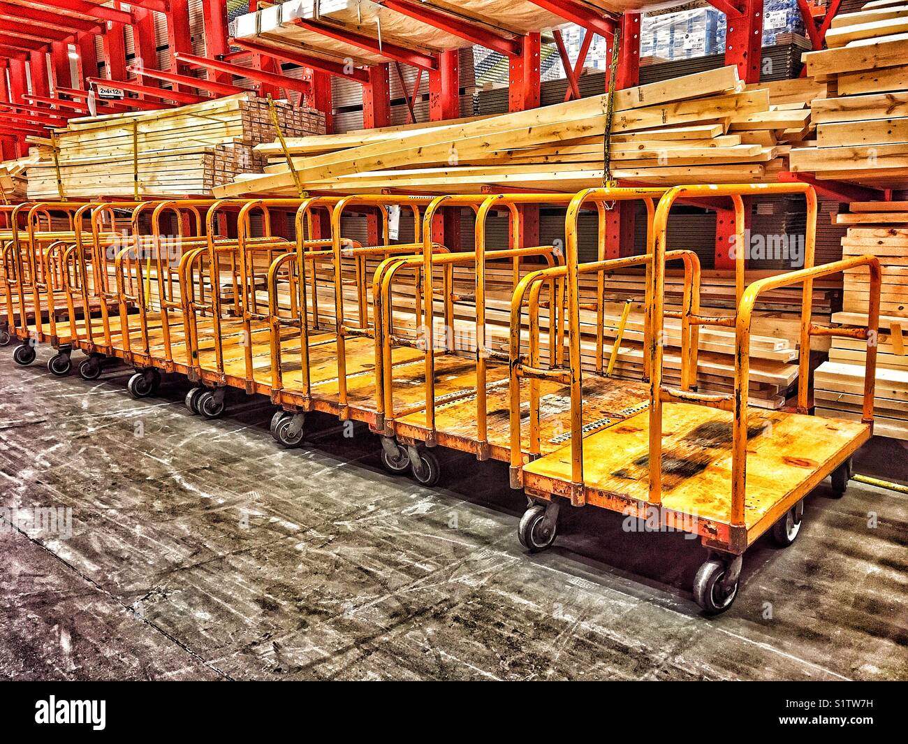 Lumber market hi-res stock photography and images - Alamy