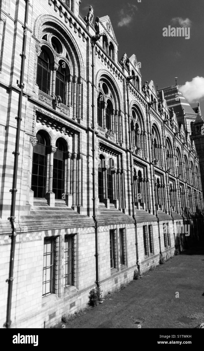 Wall clouds architecture hi-res stock photography and images - Alamy