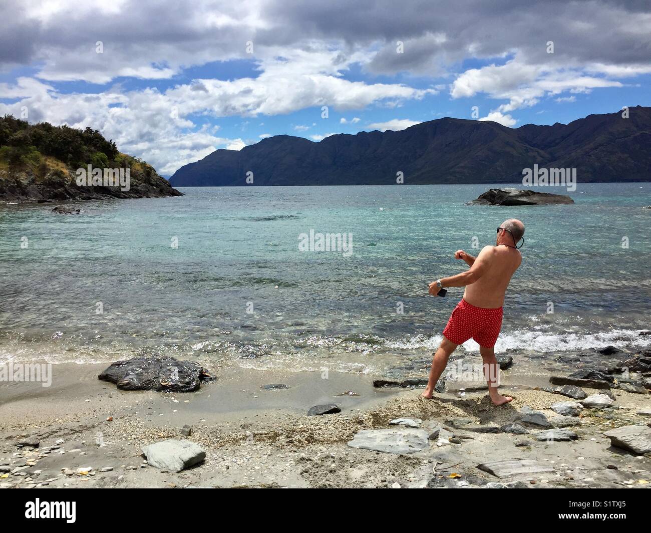 Skimming stones hi-res stock photography and images - Alamy