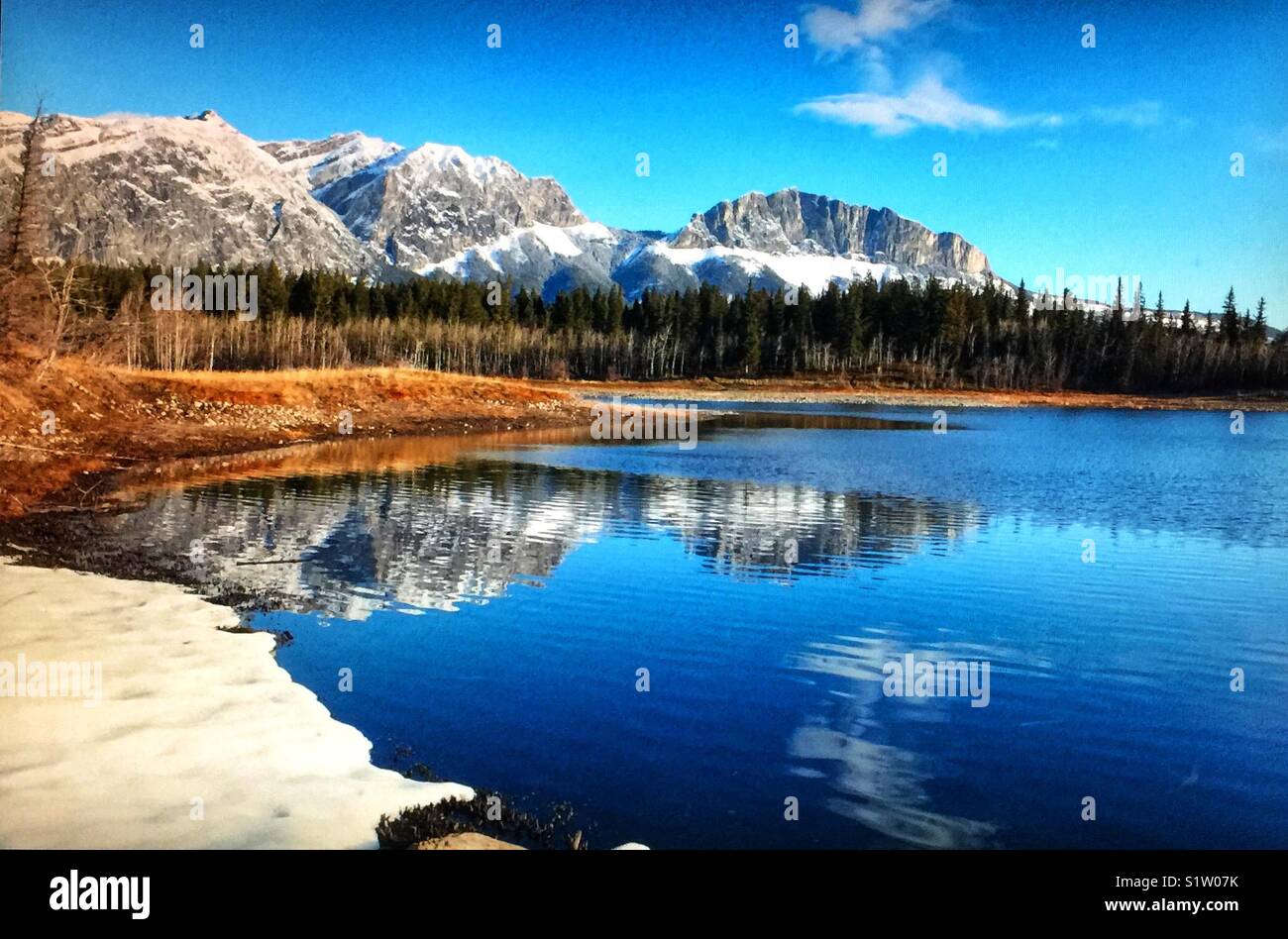 Yamnuska hi-res stock photography and images - Alamy