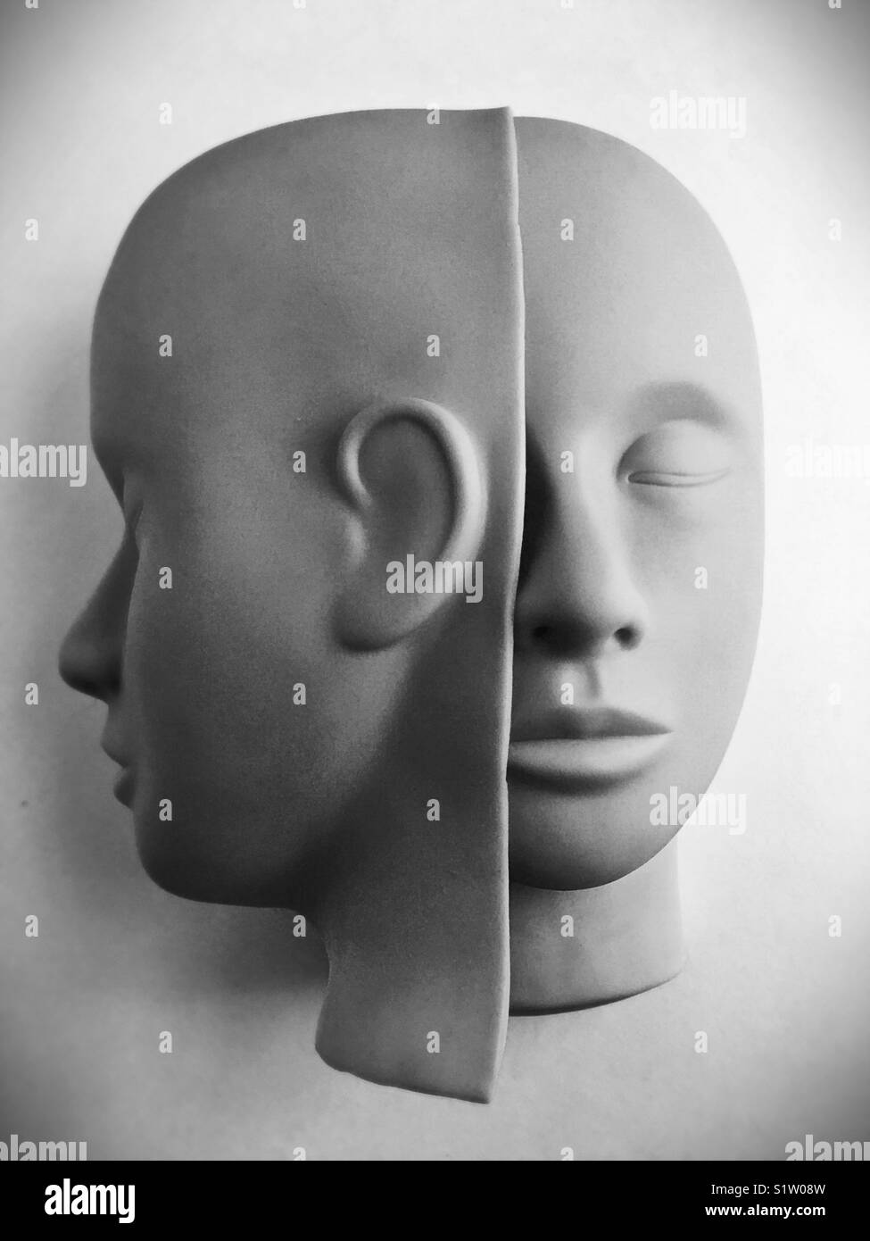 Multiple faces hi-res stock photography and images - Alamy