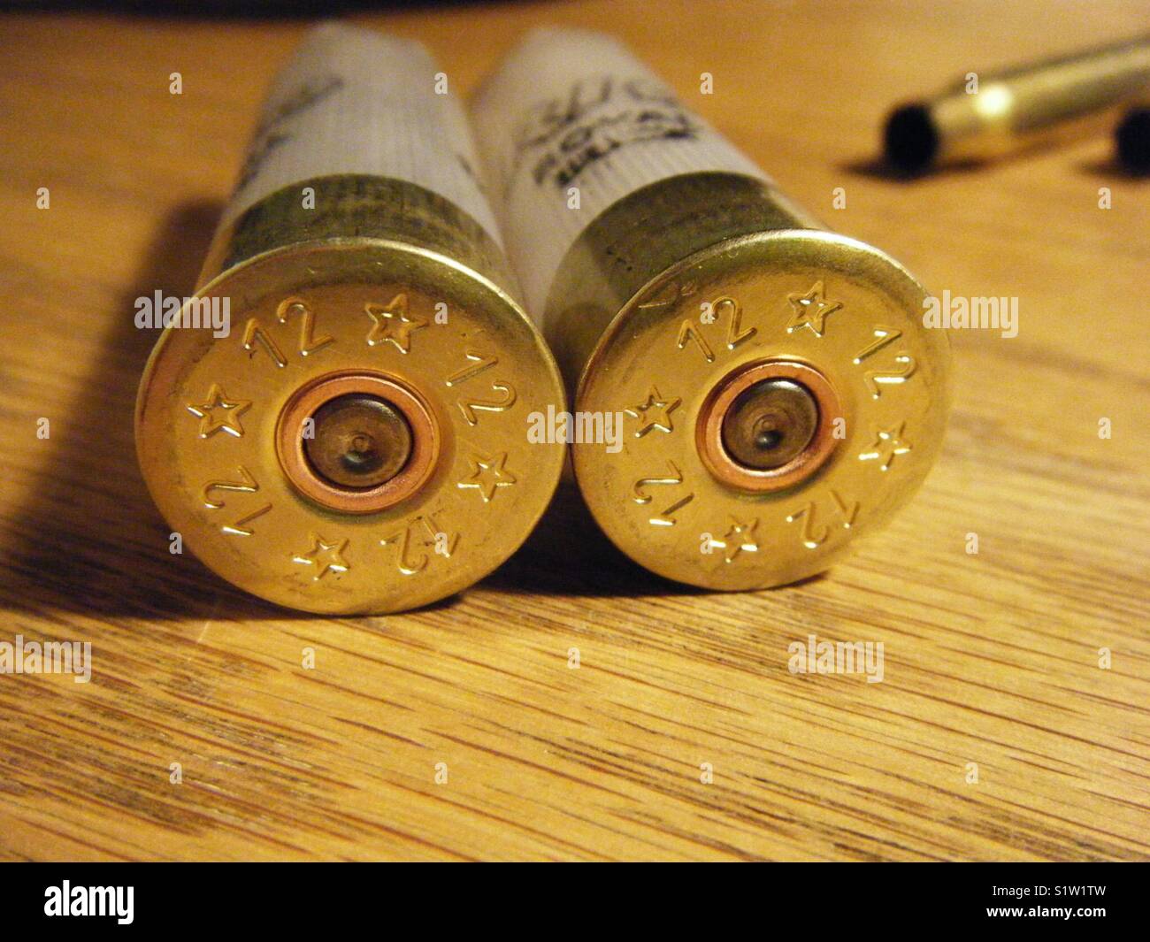 12 gauge shotgun shells hi-res stock photography and images - Alamy