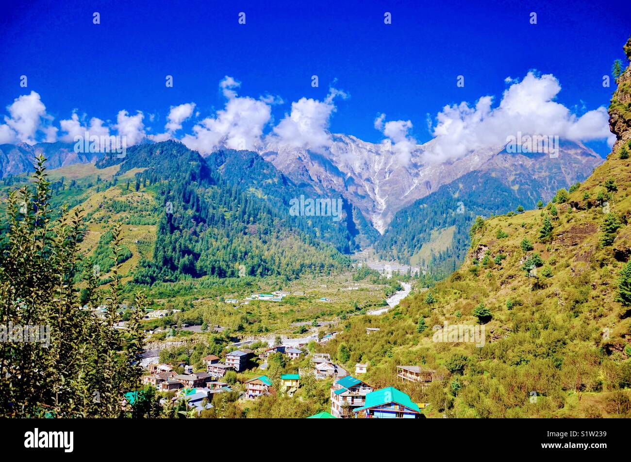Manali valley hi-res stock photography and images - Alamy