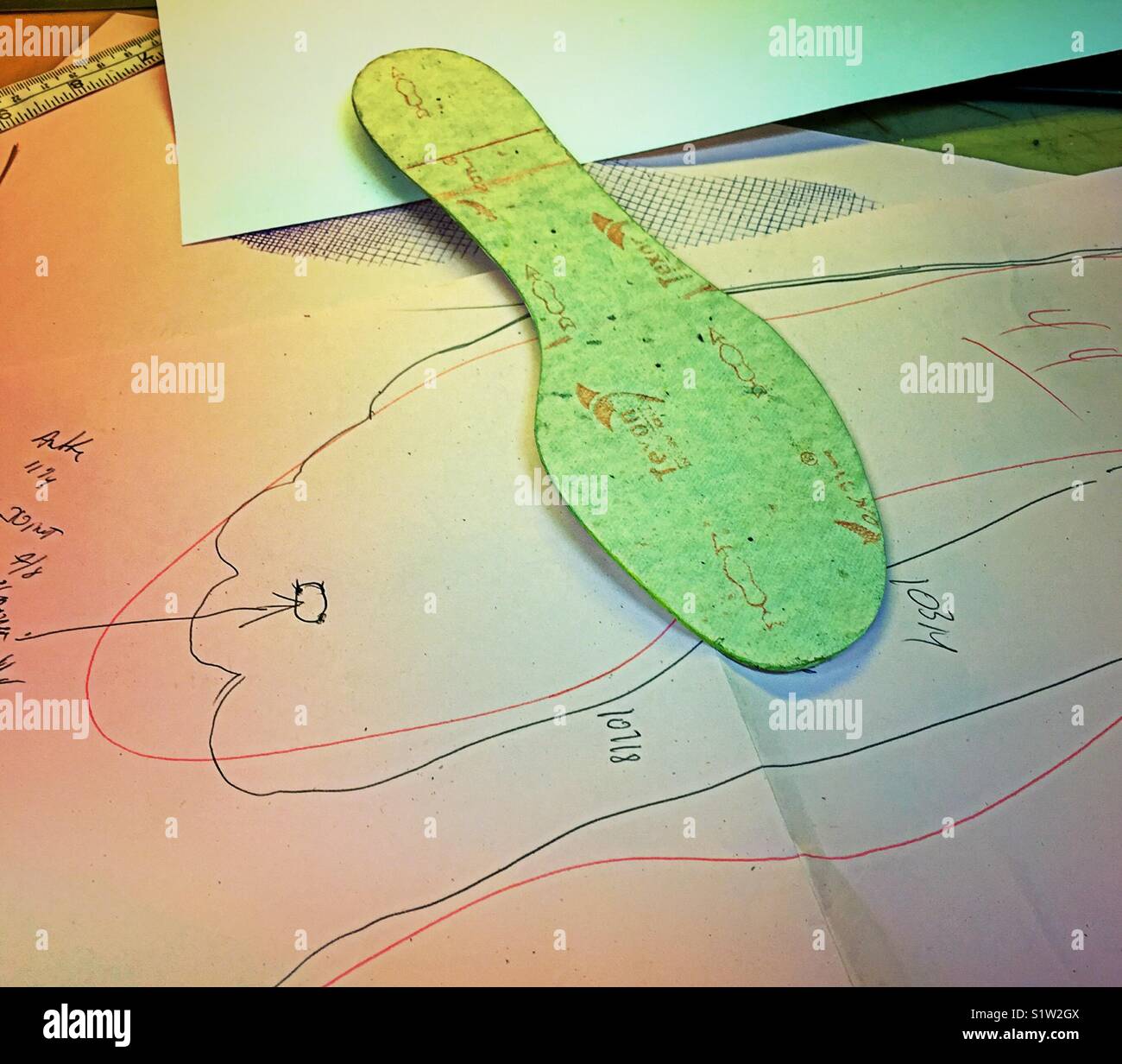 Foot sizing hi-res stock photography and images - Alamy