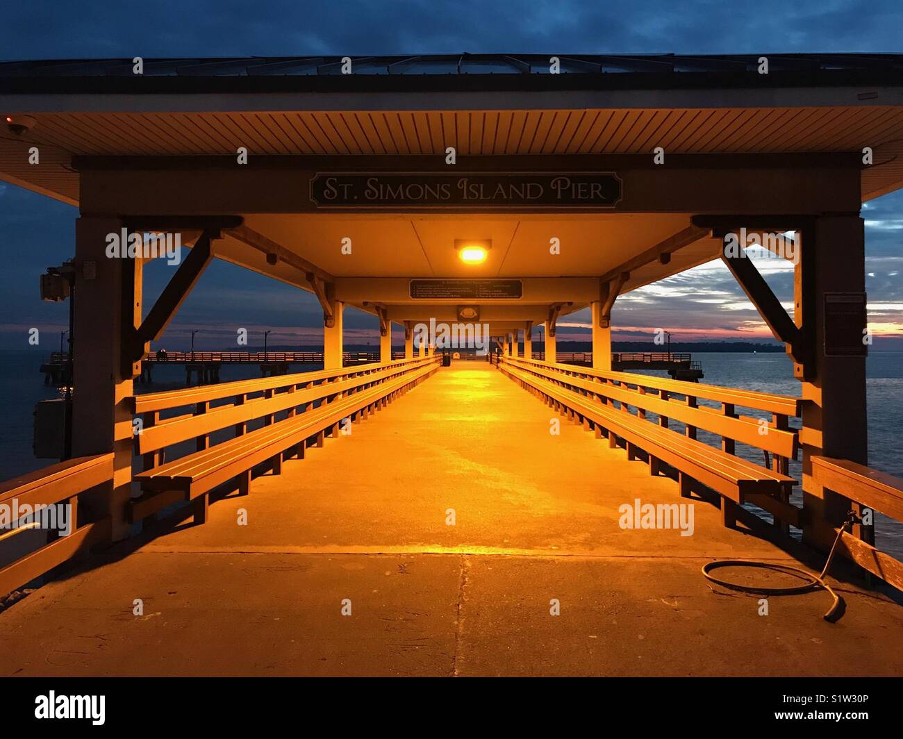 Simons island pier hi-res stock photography and images - Alamy