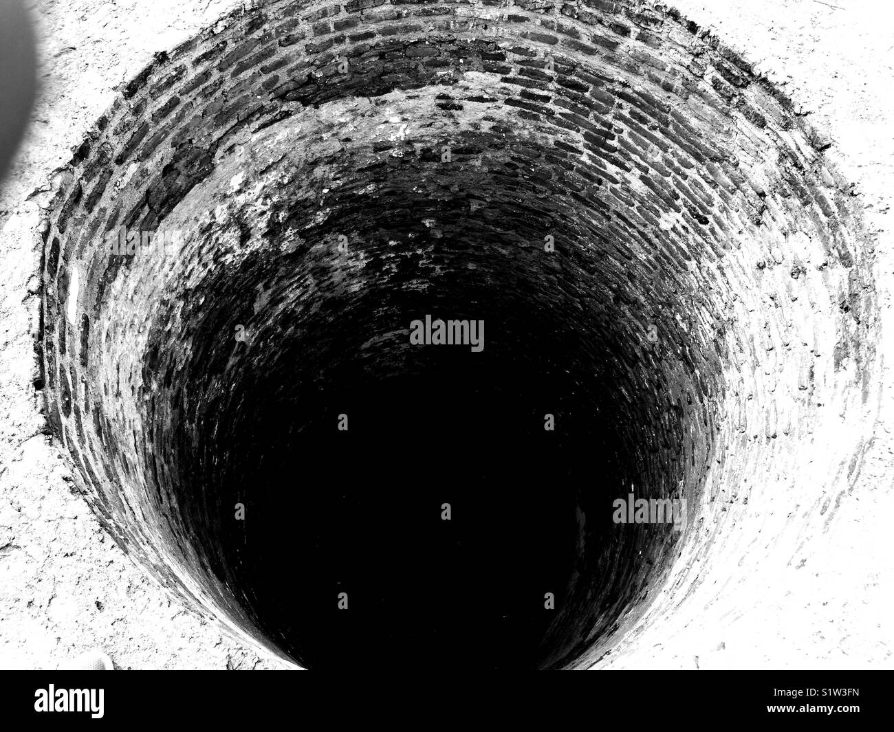 Well bricks hi-res stock photography and images - Alamy