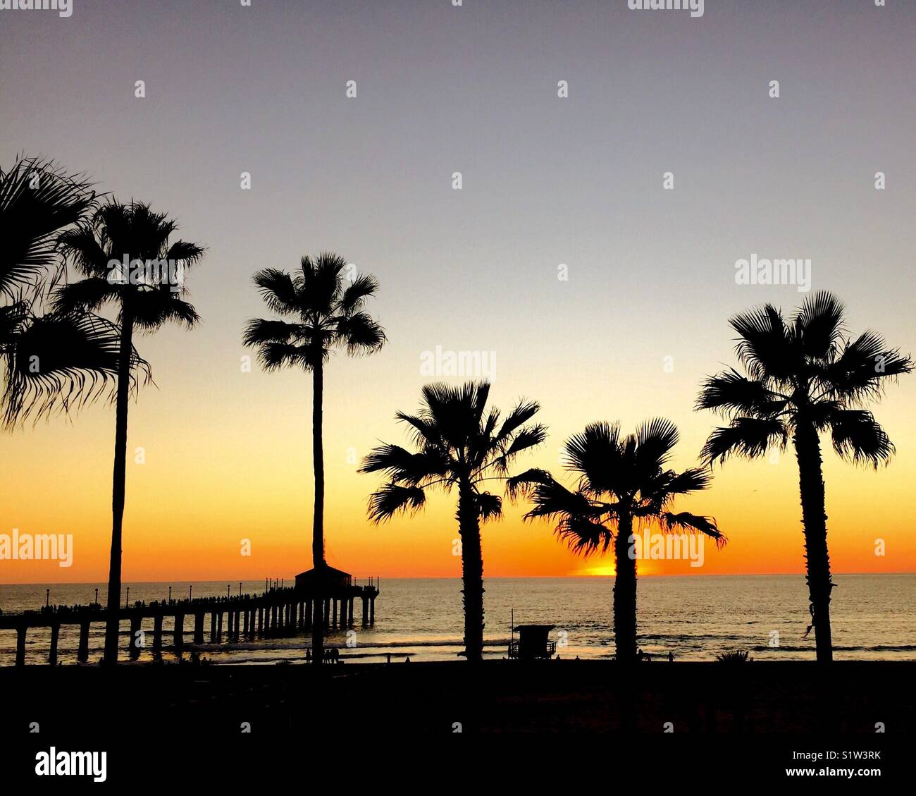 Pier at sunet hi-res stock photography and images - Alamy