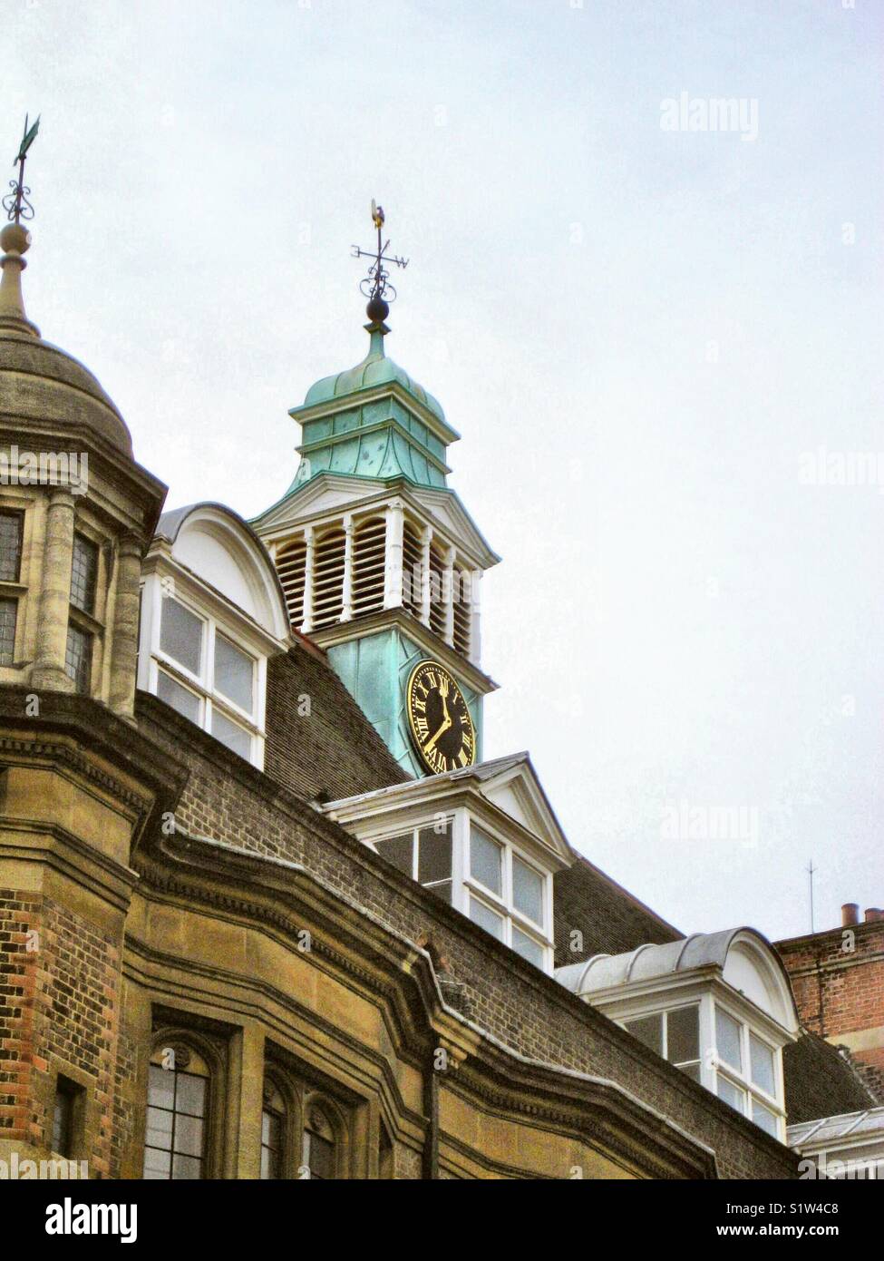 British roof hi-res stock photography and images - Alamy