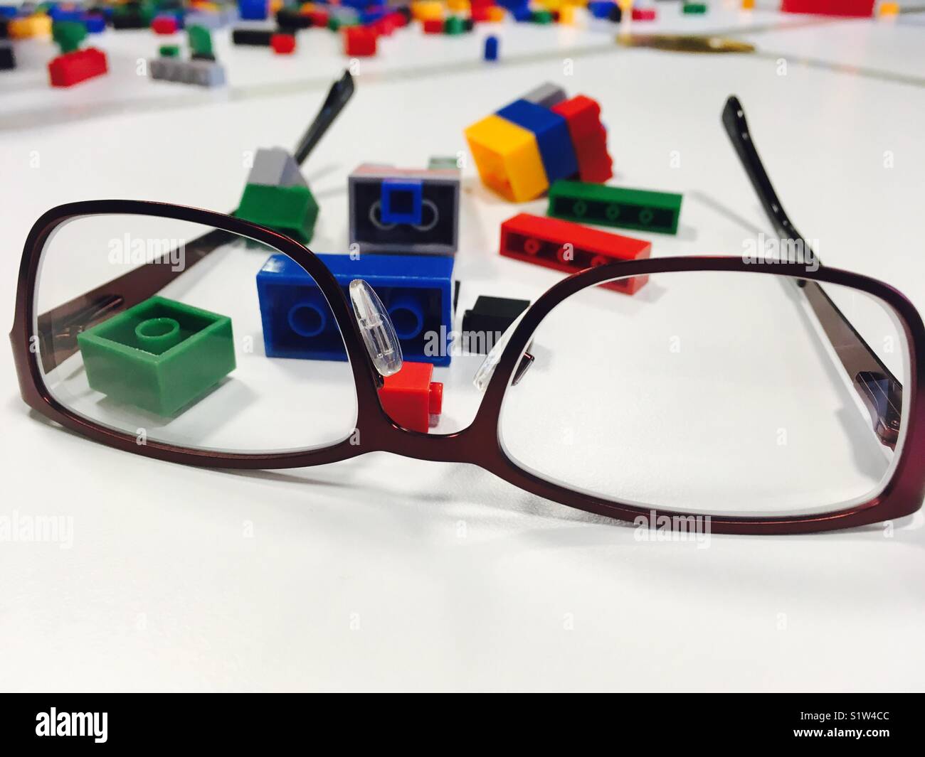 Red lego blocks hi-res stock photography and images - Alamy
