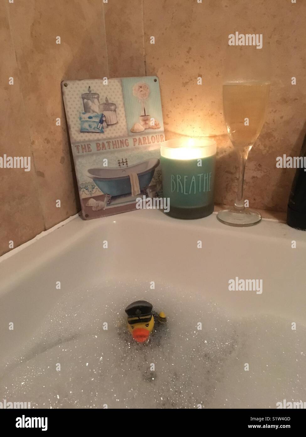 Time chill hi-res stock photography and images - Alamy