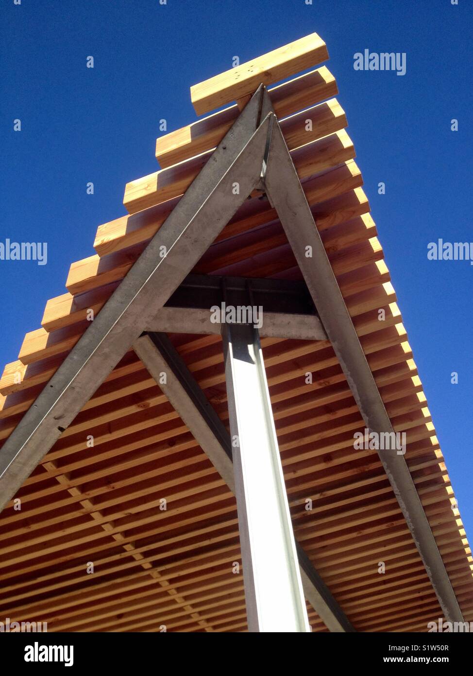 Porch roof hi-res stock photography and images - Alamy