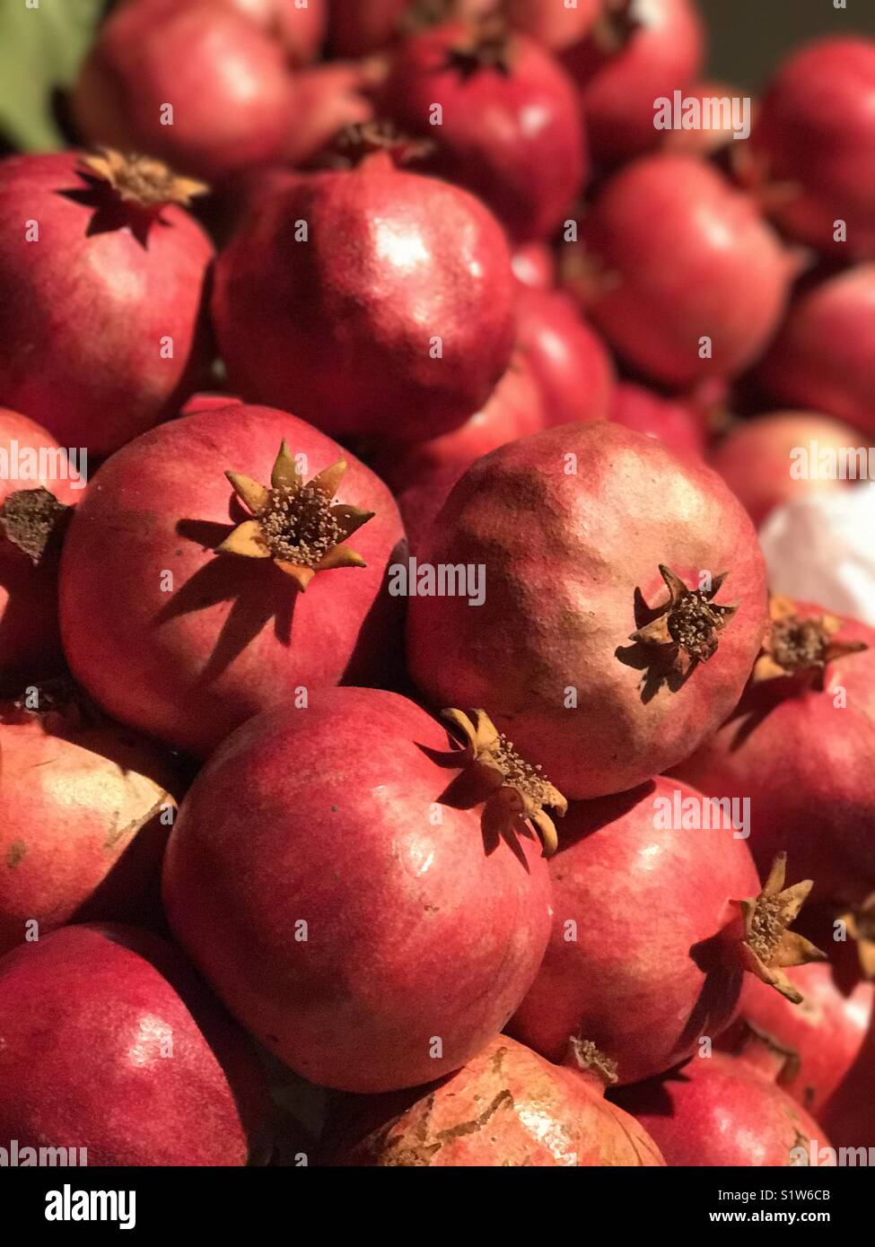Pom fruit hi-res stock photography and images - Alamy