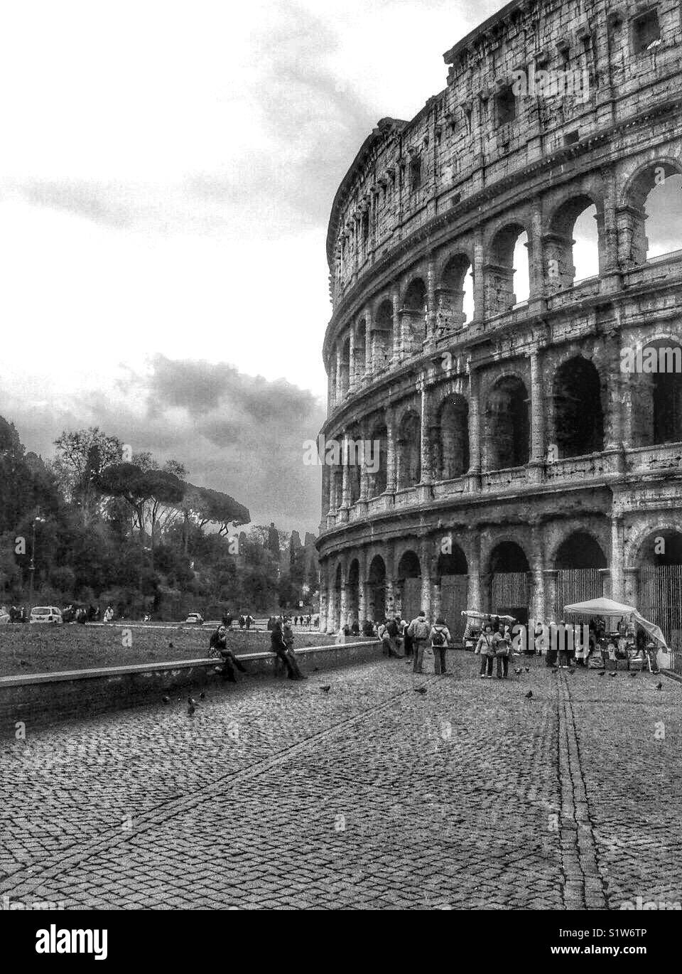 Colosseum outside Black and White Stock Photos & Images - Alamy