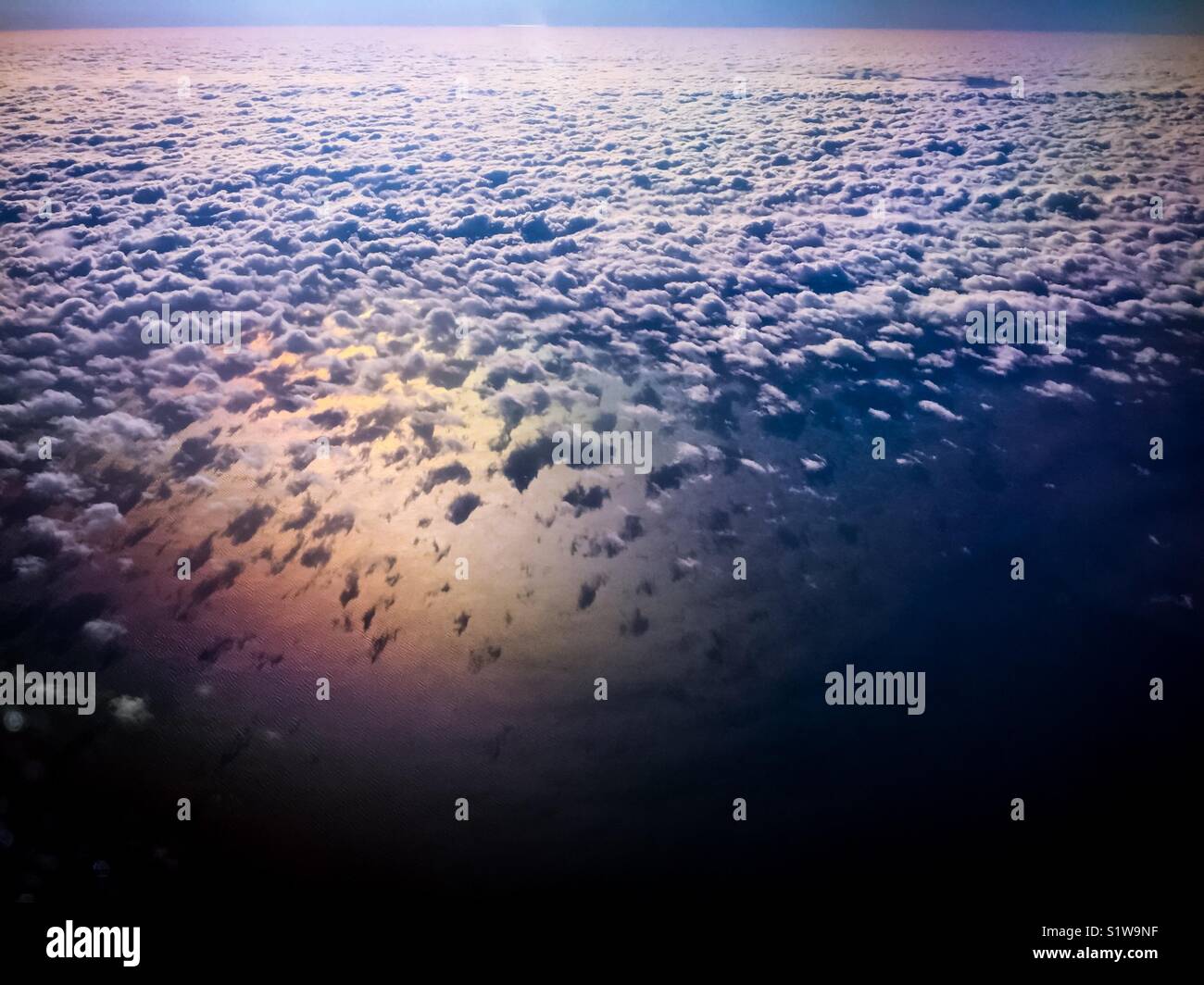 Clouds horizontal hi-res stock photography and images - Alamy