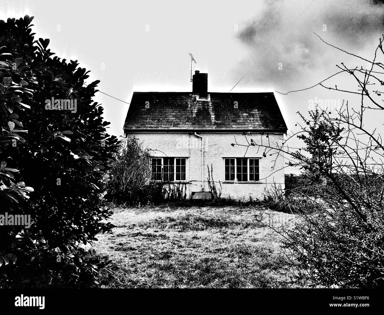 House houses properties Black and White Stock Photos & Images - Alamy