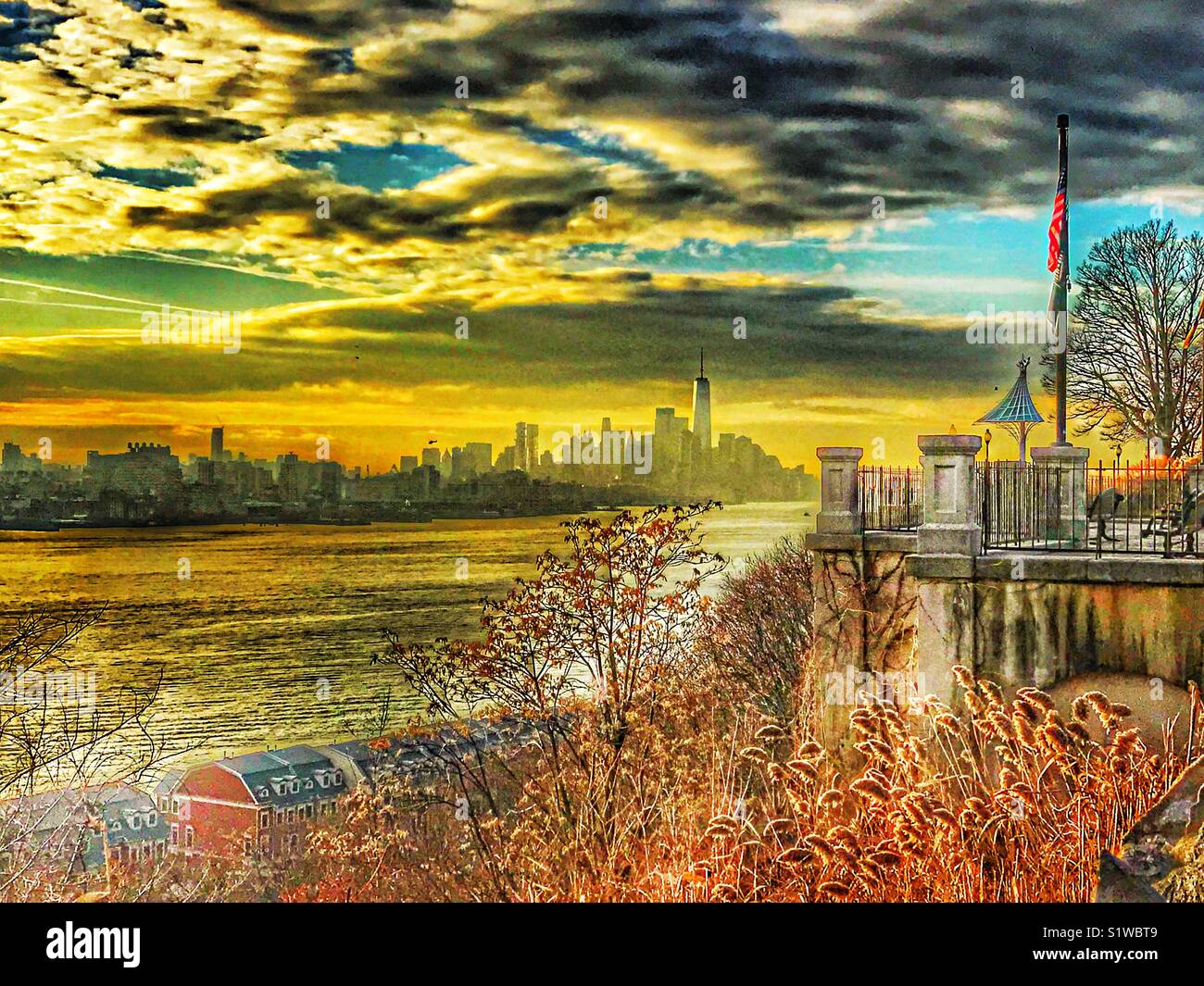 Late autumn view of manhattan over Hudson Stock Photo - Alamy