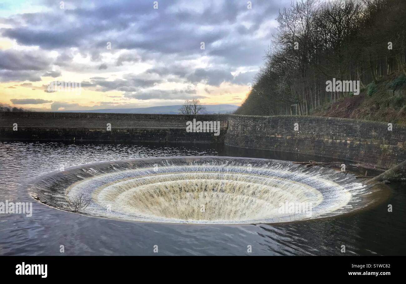 Reservoir hole hi-res stock photography and images - Alamy
