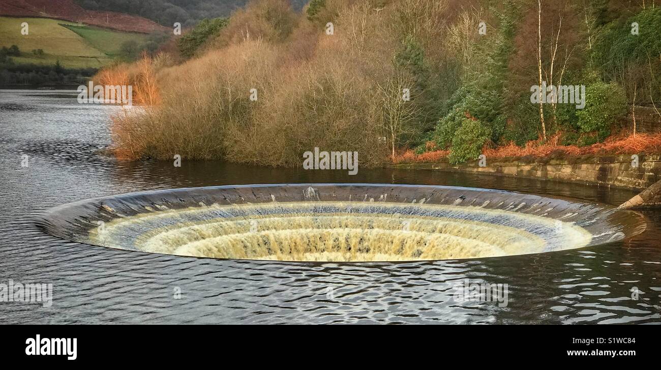 Ladybower reservoir plug hole hi-res stock photography and images - Alamy