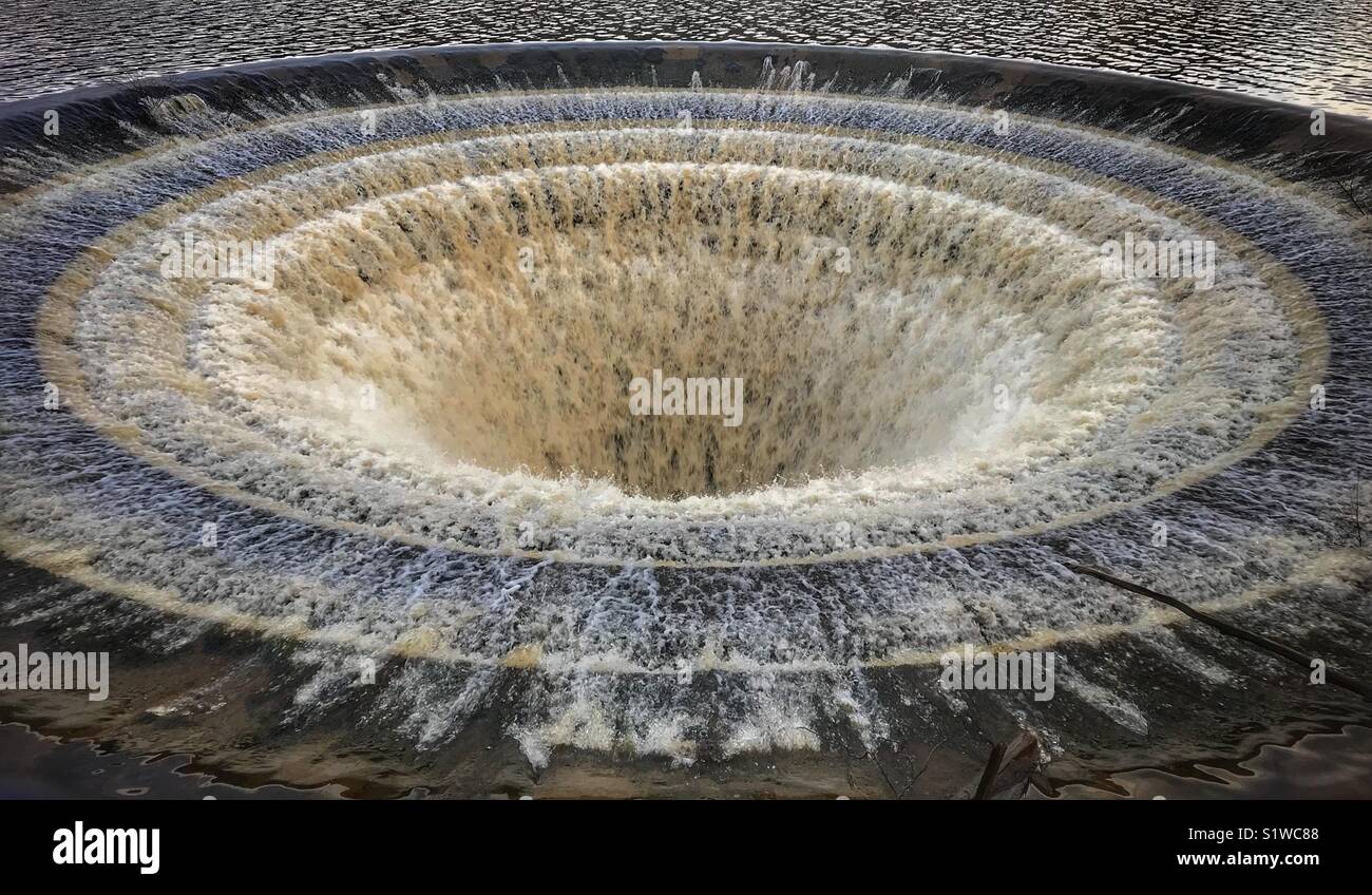 Ladybower reservoir plug hole hi-res stock photography and images - Alamy