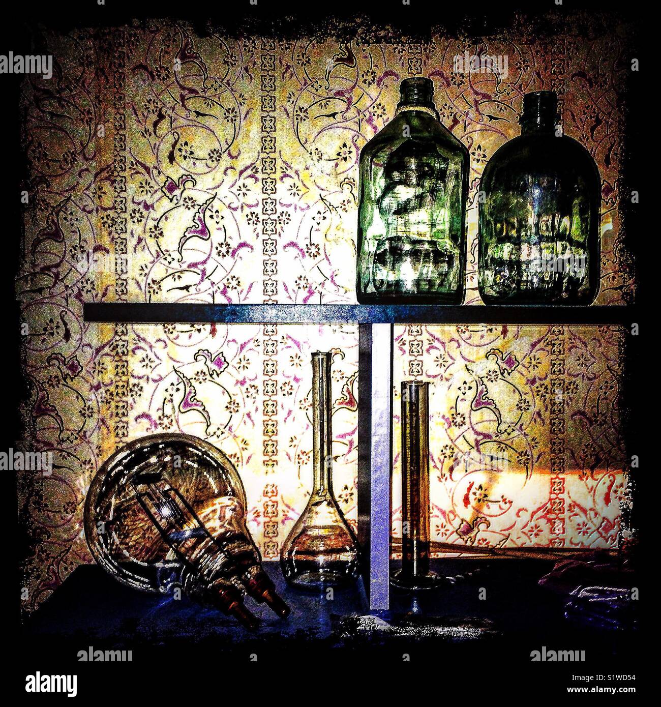 Old-fashioned photo lab Stock Photo - Alamy