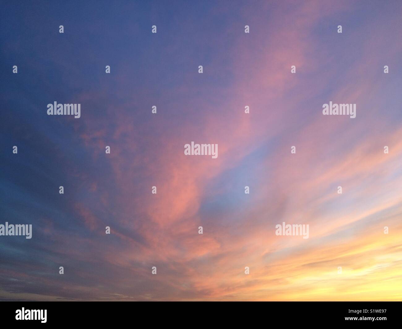 Colourful skies hi-res stock photography and images - Alamy