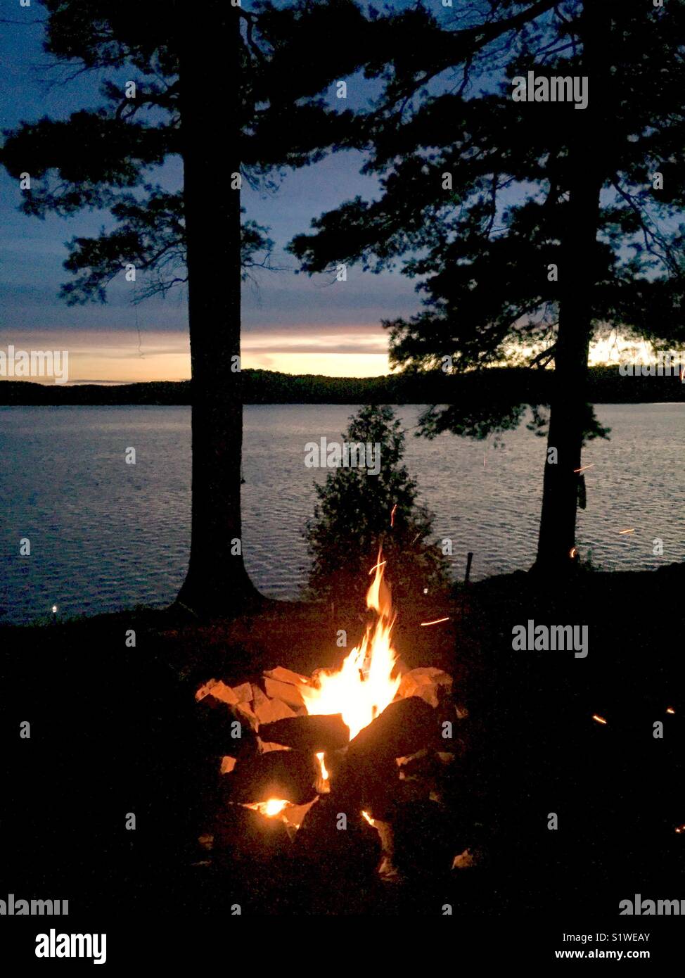 After sunset campfire hi-res stock photography and images - Alamy