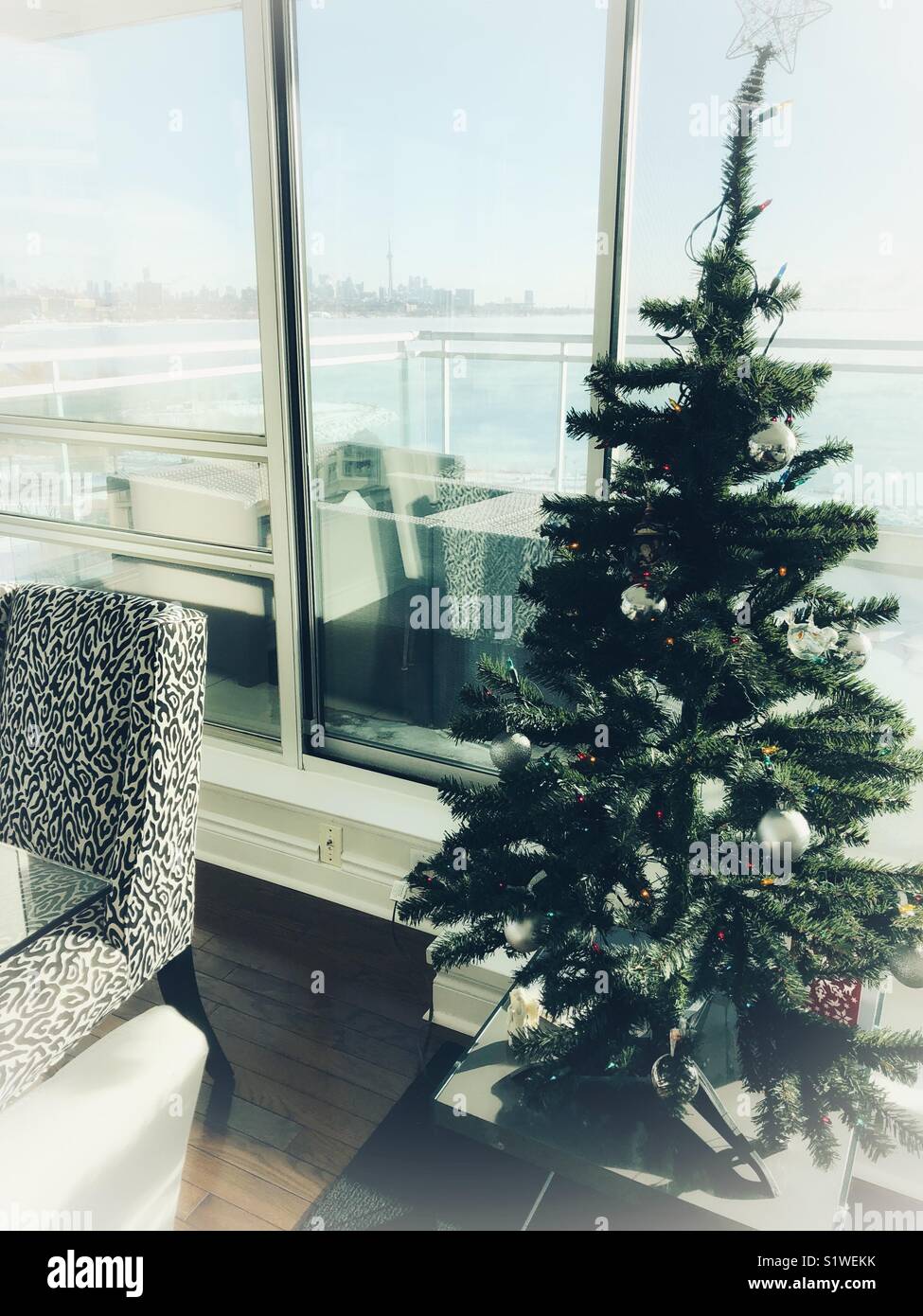 Waterfront condo water hi-res stock photography and images - Alamy