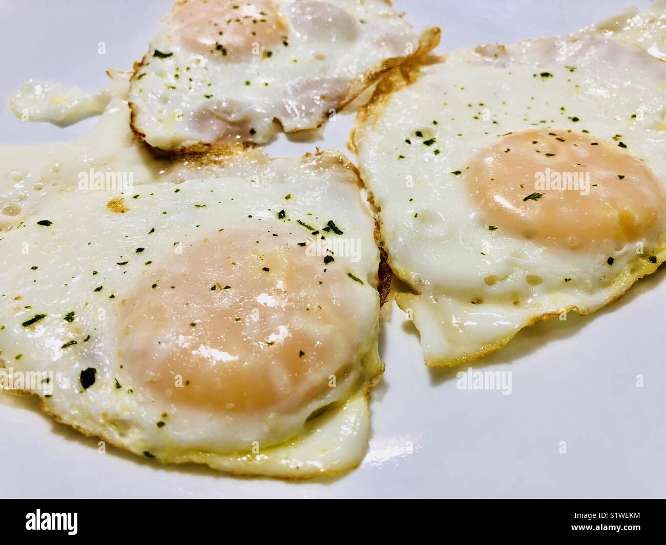 Sunny side up eggs hi-res stock photography and images - Alamy