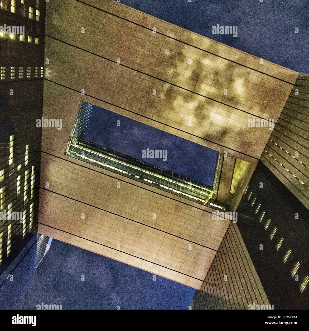 The Central Government Offices building at dusk, Admiralty, Hong Kong ...