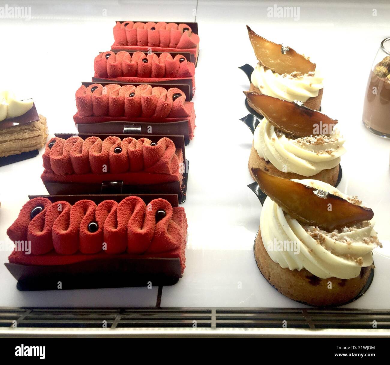 Sugar desert hi-res stock photography and images - Alamy