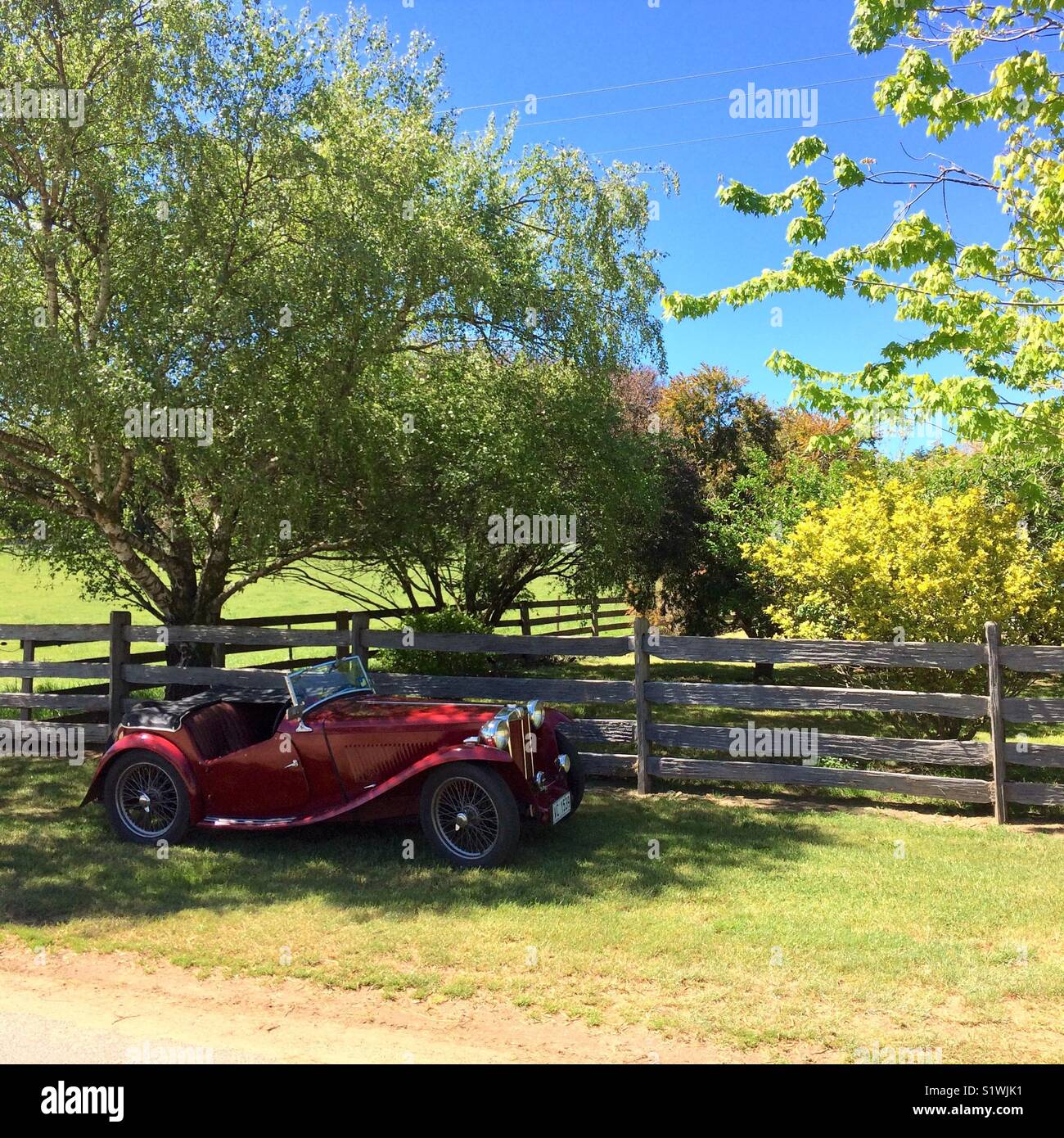 Car in the countryside hi-res stock photography and images - Alamy