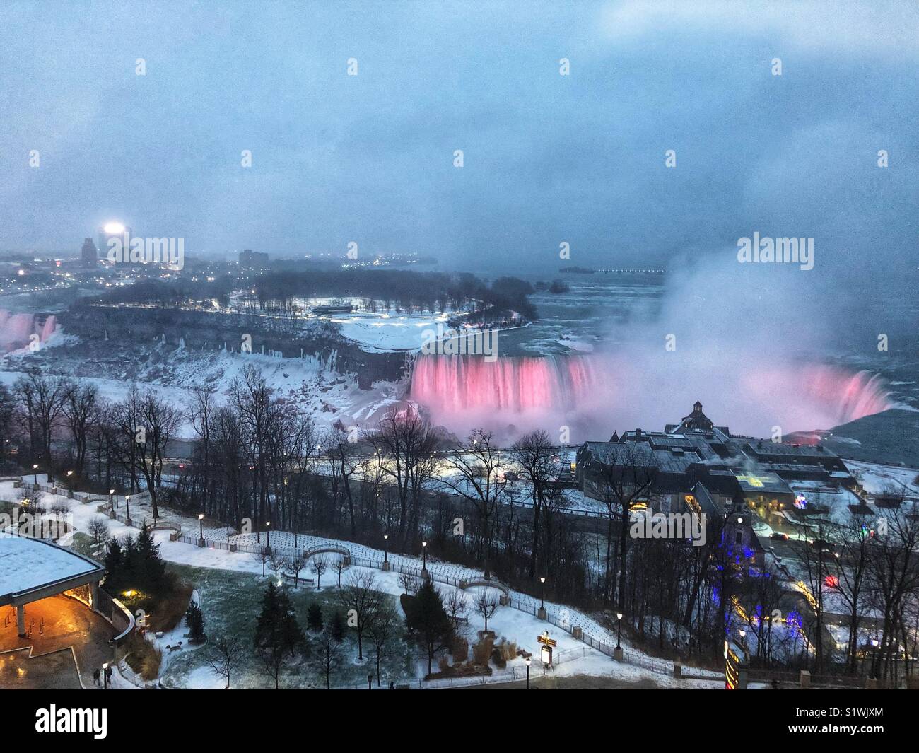 Street view niagara falls canada hi-res stock photography and images ...