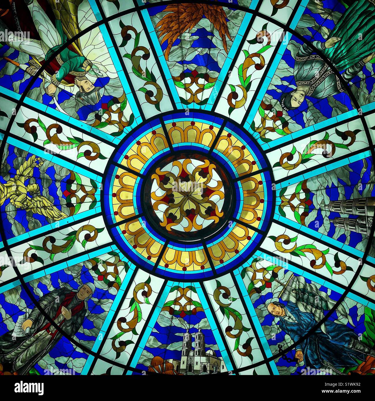 A decorative stained glass window with Mexican Independence heros in ...