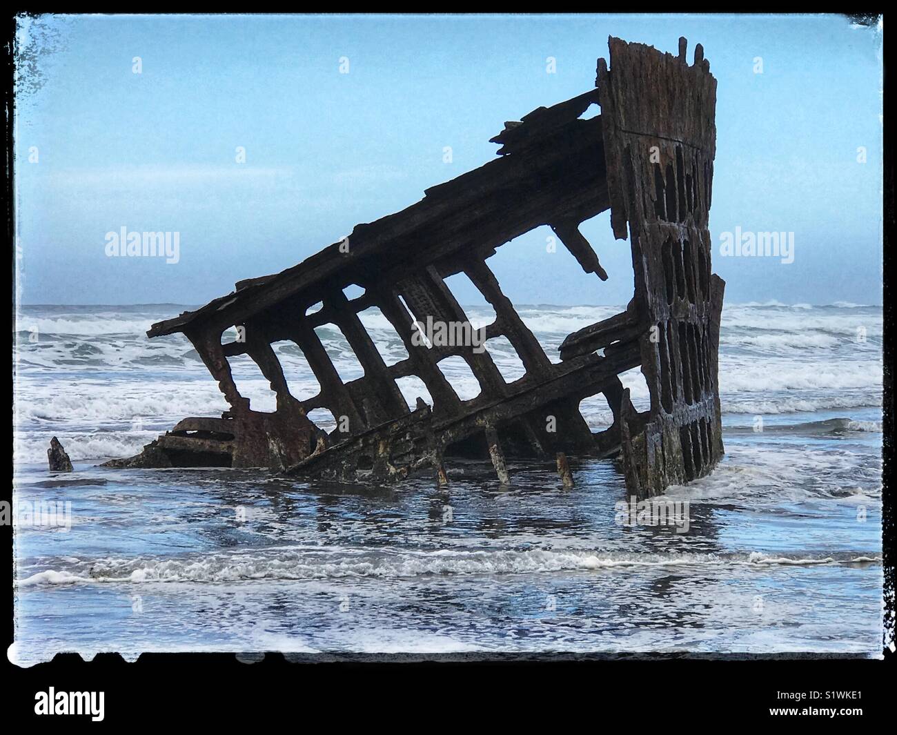 Shipwreck coast oregon hi-res stock photography and images - Alamy