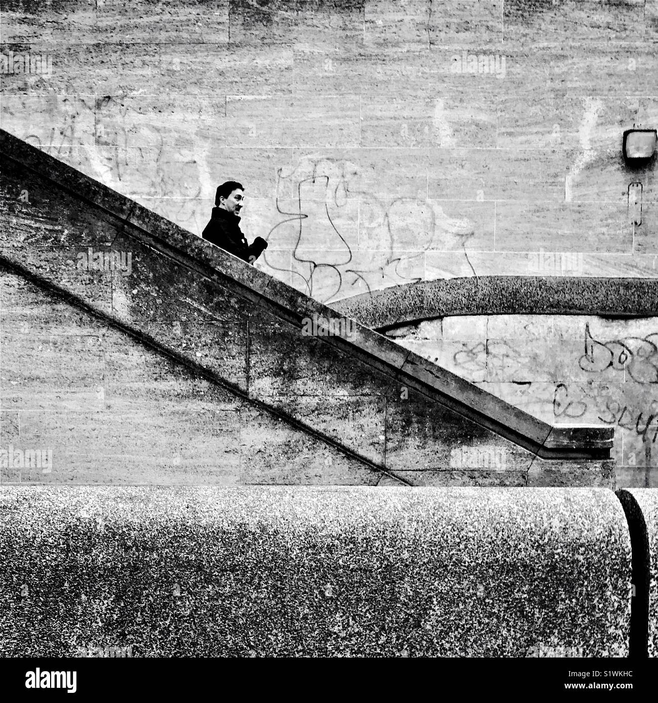 Descending steps stairs staircase hi-res stock photography and images ...