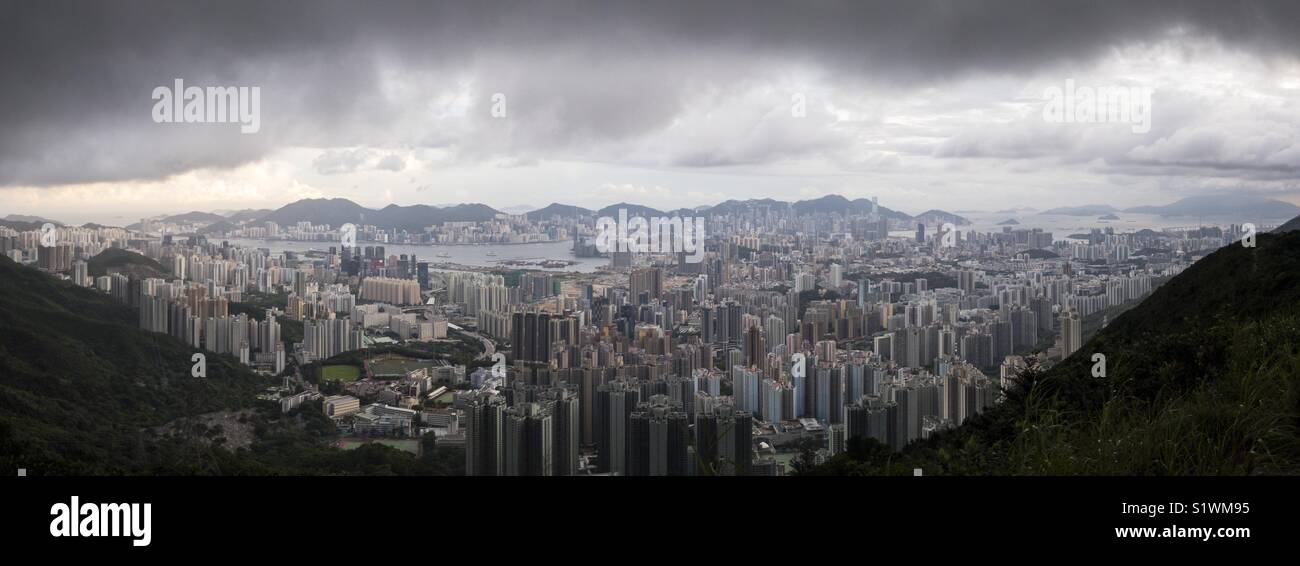 Victoria peak lookout hong kong hi-res stock photography and images - Alamy