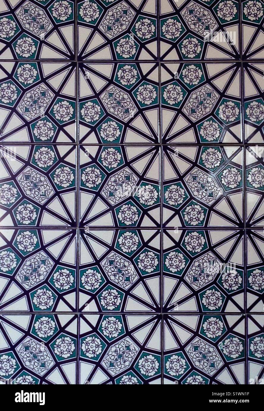 Islamic geometric shapes hi-res stock photography and images - Alamy