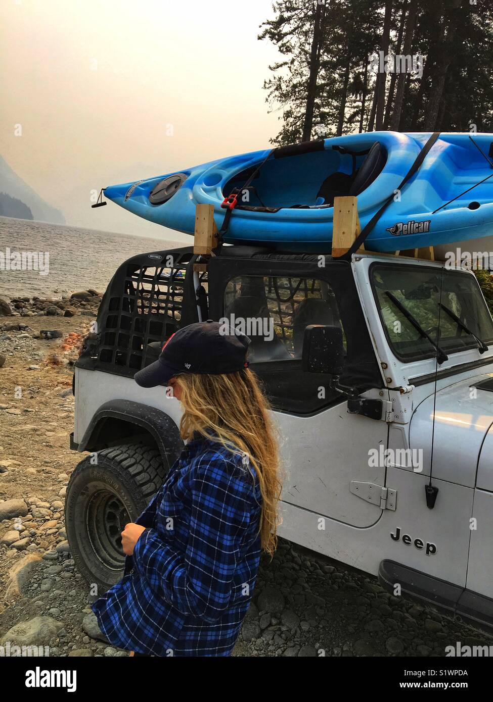 Women adventuring hi-res stock photography and images - Alamy